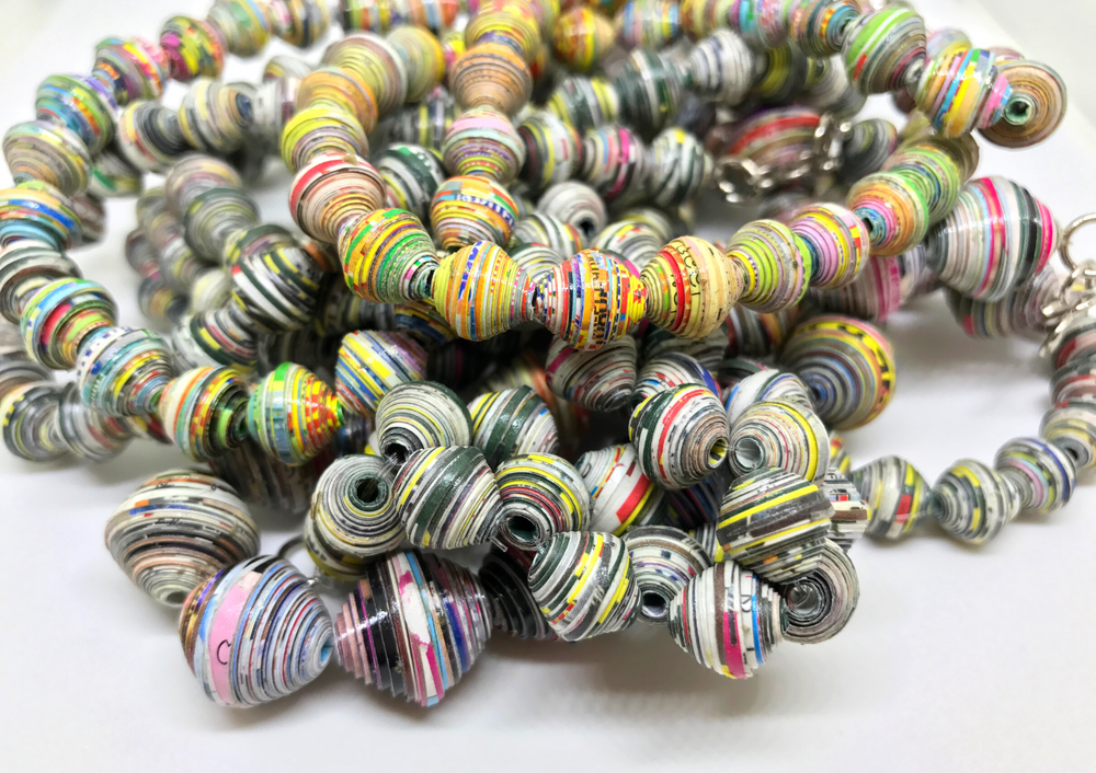 Creating Paper Jewelry How To Make Paper Beads