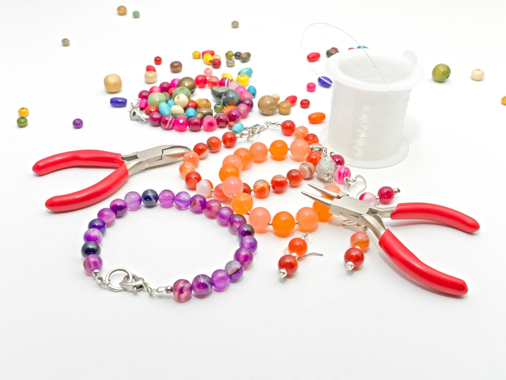 Kickstart Creativity: Beginner's Guide to Jewelry Making!