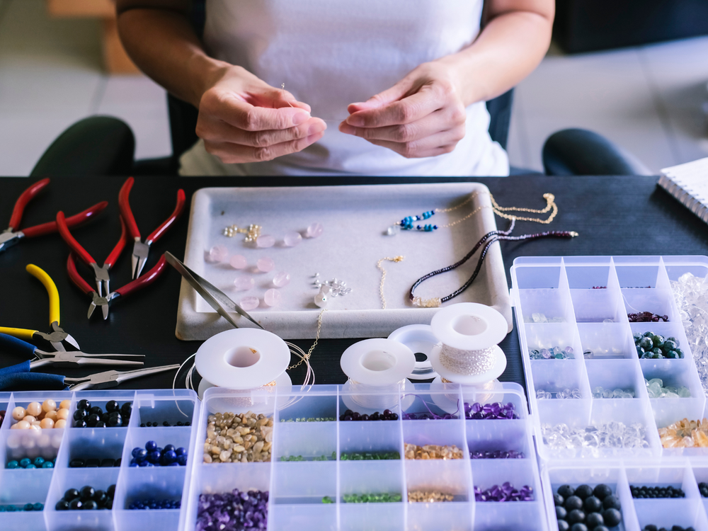 Kickstart Creativity: Beginner's Guide to Jewelry Making!
