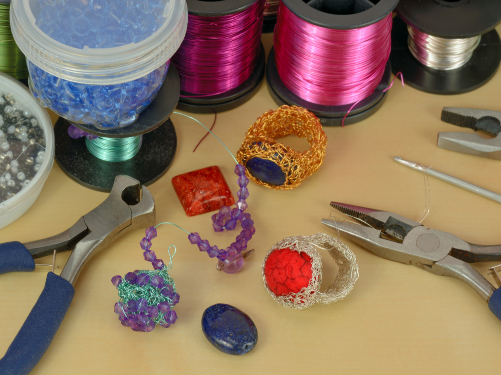Kickstart Creativity: Beginner's Guide to Jewelry Making!