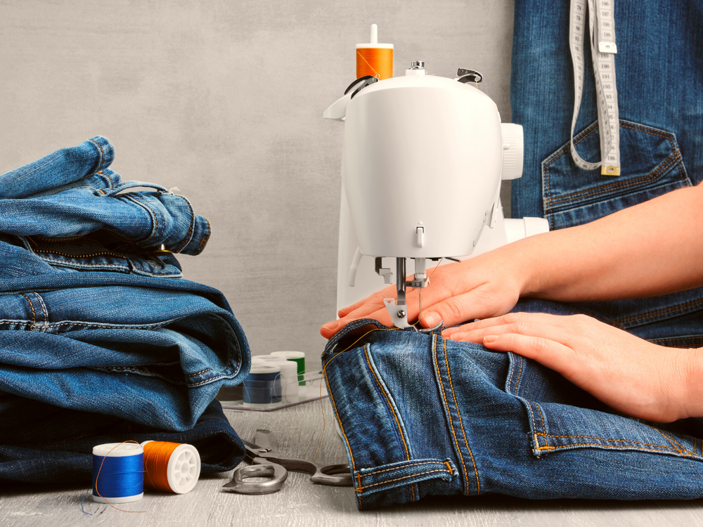 Denim Dreams: Uncover the Best Sewing Machine for Jeans!