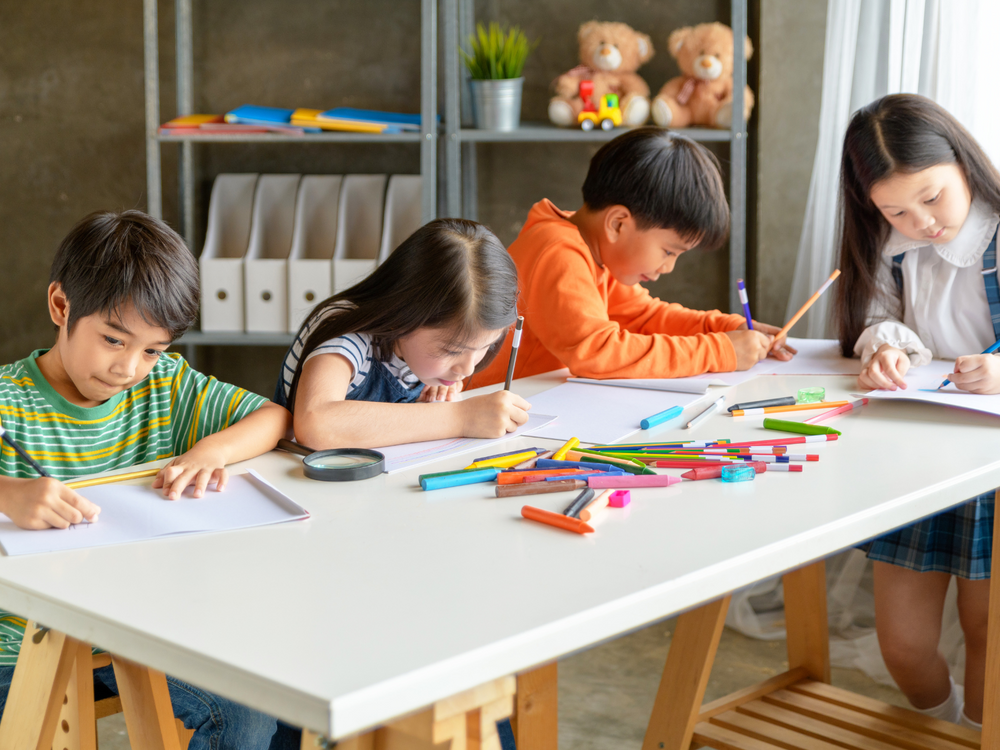 How to Express Your Creative Side: Unleash Your Artist!