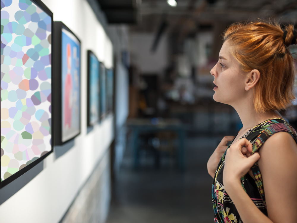 What are the 4 Steps in Critiquing an Artwork?