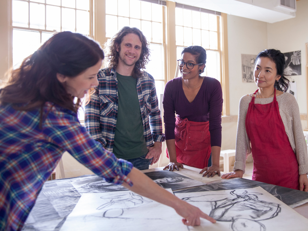 How Do You Evaluate a Piece of Art? Art Critique as a Pro