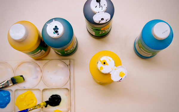 Add the Perfect Touch with the Best Paint for Wood Crafts