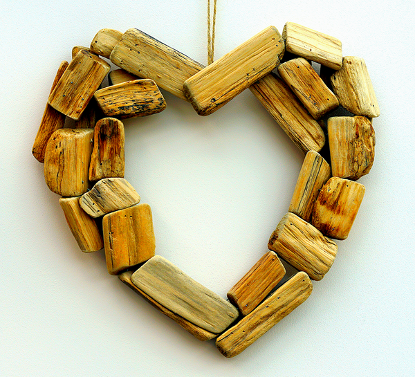 Add the Perfect Touch with the Best Paint for Wood Crafts