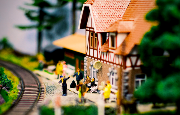 Find the Best Glue for Miniatures Projects