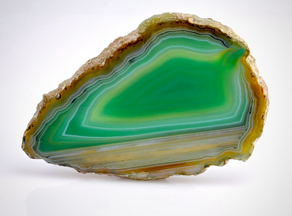 Auspicious Agate: Crystal of Strength and Courage