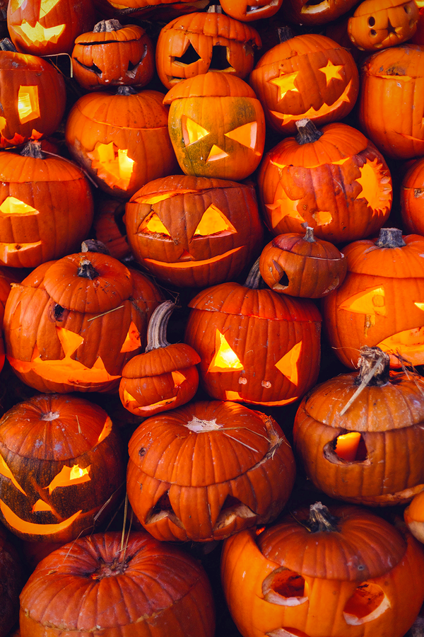 Halloween Jack-o-lanterns: The Art of Pumpkin Carving