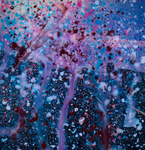 Creating Splatter Art: Free Movement Across the Canvas
