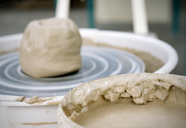 Ceramics 101: Pottery Wheel Beginner's Guide