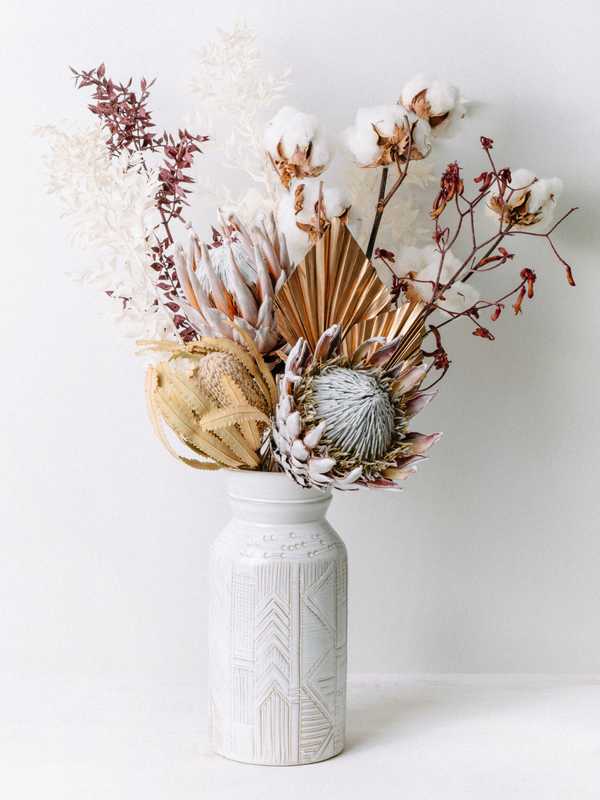 Flower Art: Creating Modern Dried Flower Arrangements