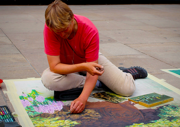 Creating Chalk Art: Discover a World of Creative Drawing!