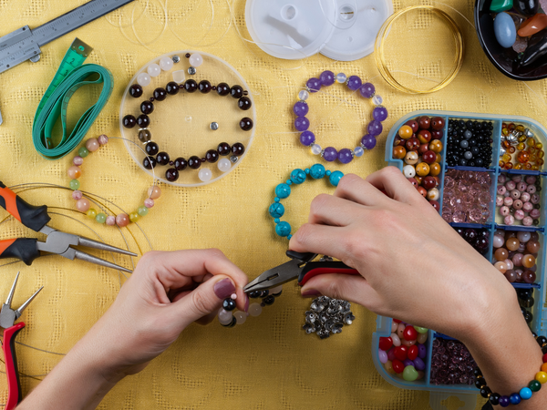 Kickstart Creativity: Beginner's Guide to Jewelry Making!