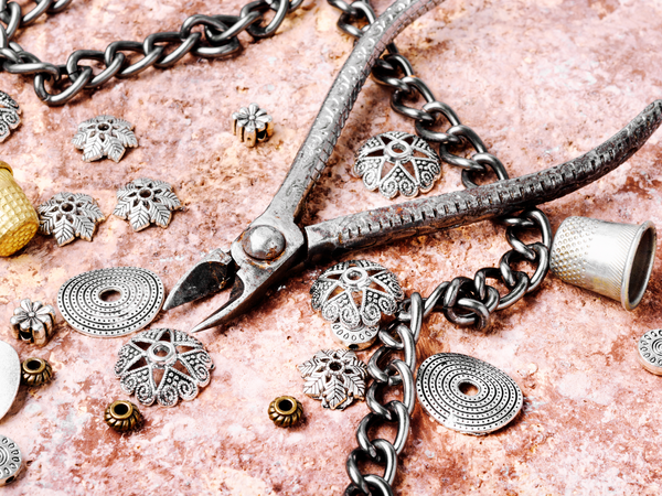 Kickstart Creativity: Beginner's Guide to Jewelry Making!