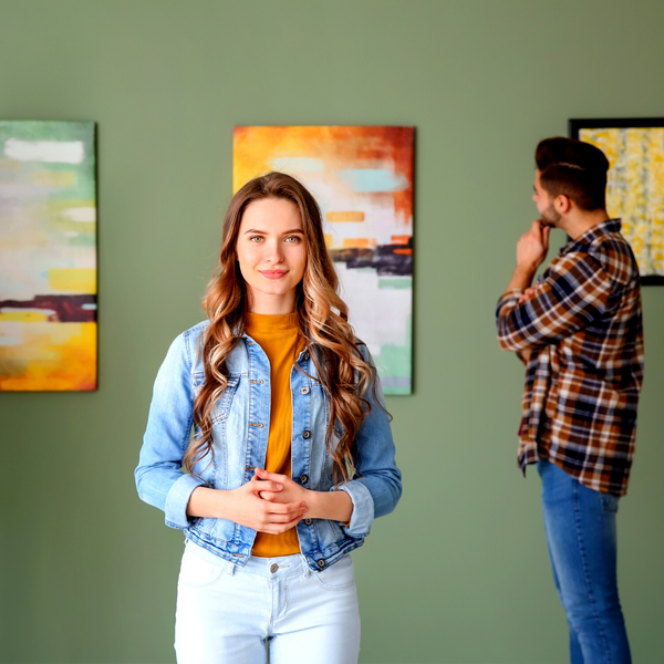 How Do You Evaluate a Piece of Art? Art Critique as a Pro